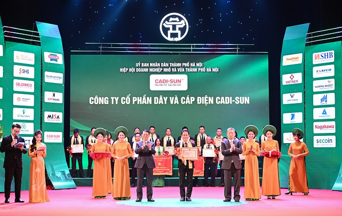 CADI-SUN đón nhận bằng khen của TP Hà Nội tại Lễ Tôn vinh Doanh nhân ...